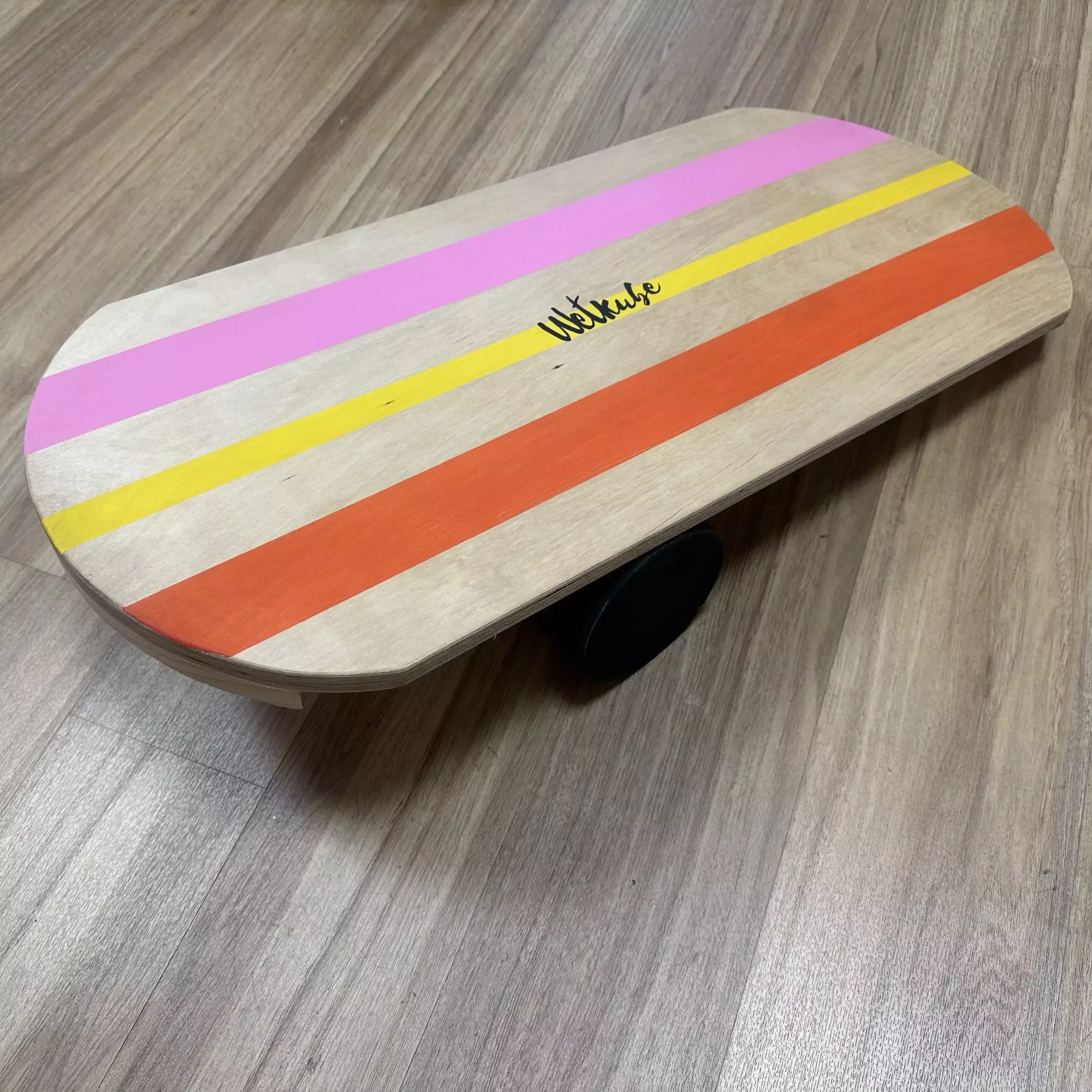 Tabla de equilibrio WetKube Balance Board Red/Yellow/Pink Stripe