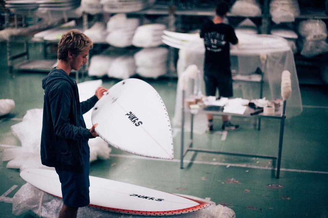 Polyester surfboards VS Epoxy surfboards - Mundo Surf